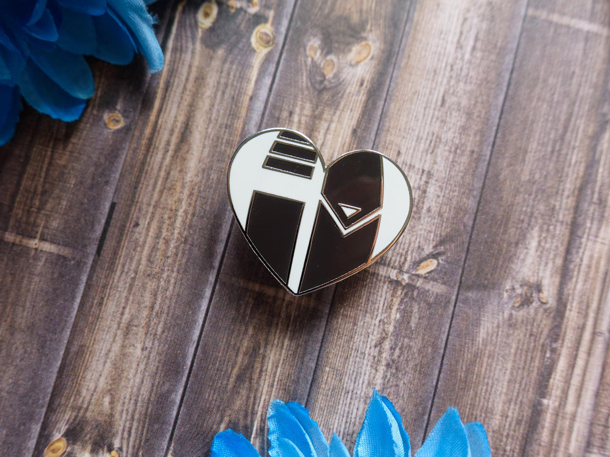 A Hunter's Vanguard Dare Heart Pin – StormWhisper Shop